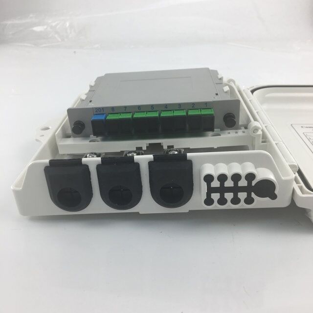 Indoor Outdoor 8 Ports FTTH Fiber Termination Box Screw Lock For LGX ...