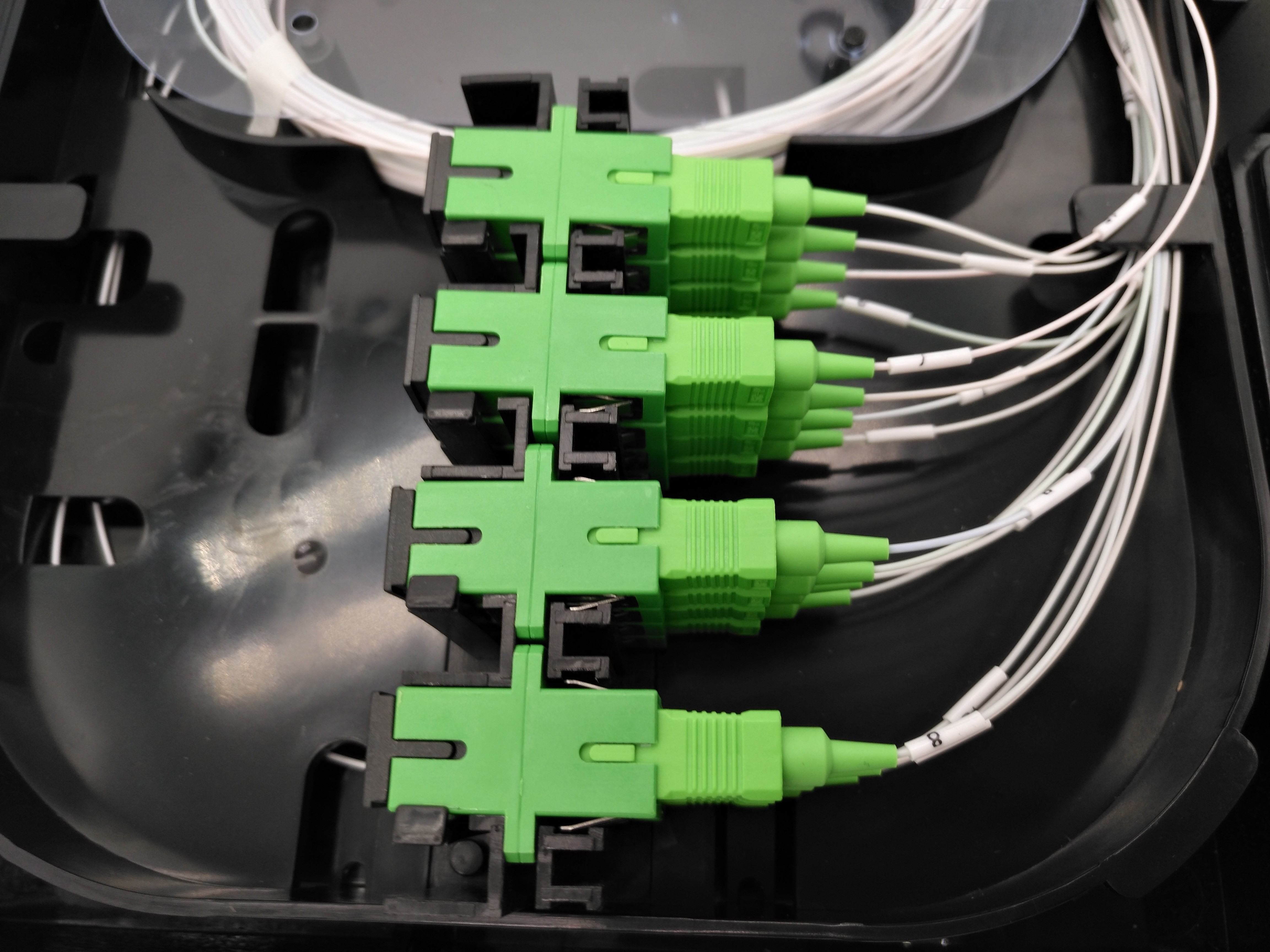 FTTH IP65 16 Ports 2pcs 1x8 Fiber Optic Splitter Box Aerial Pole Wall ...