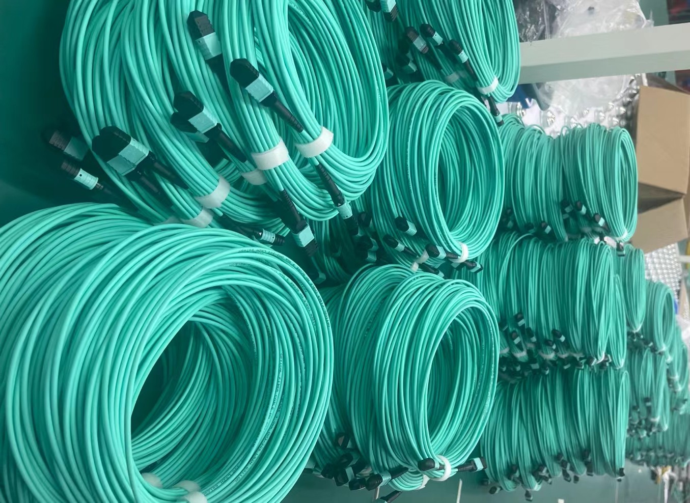 YINGDA Multi Core Fiber Optic Cable with High Density MPO MTP Connector ...