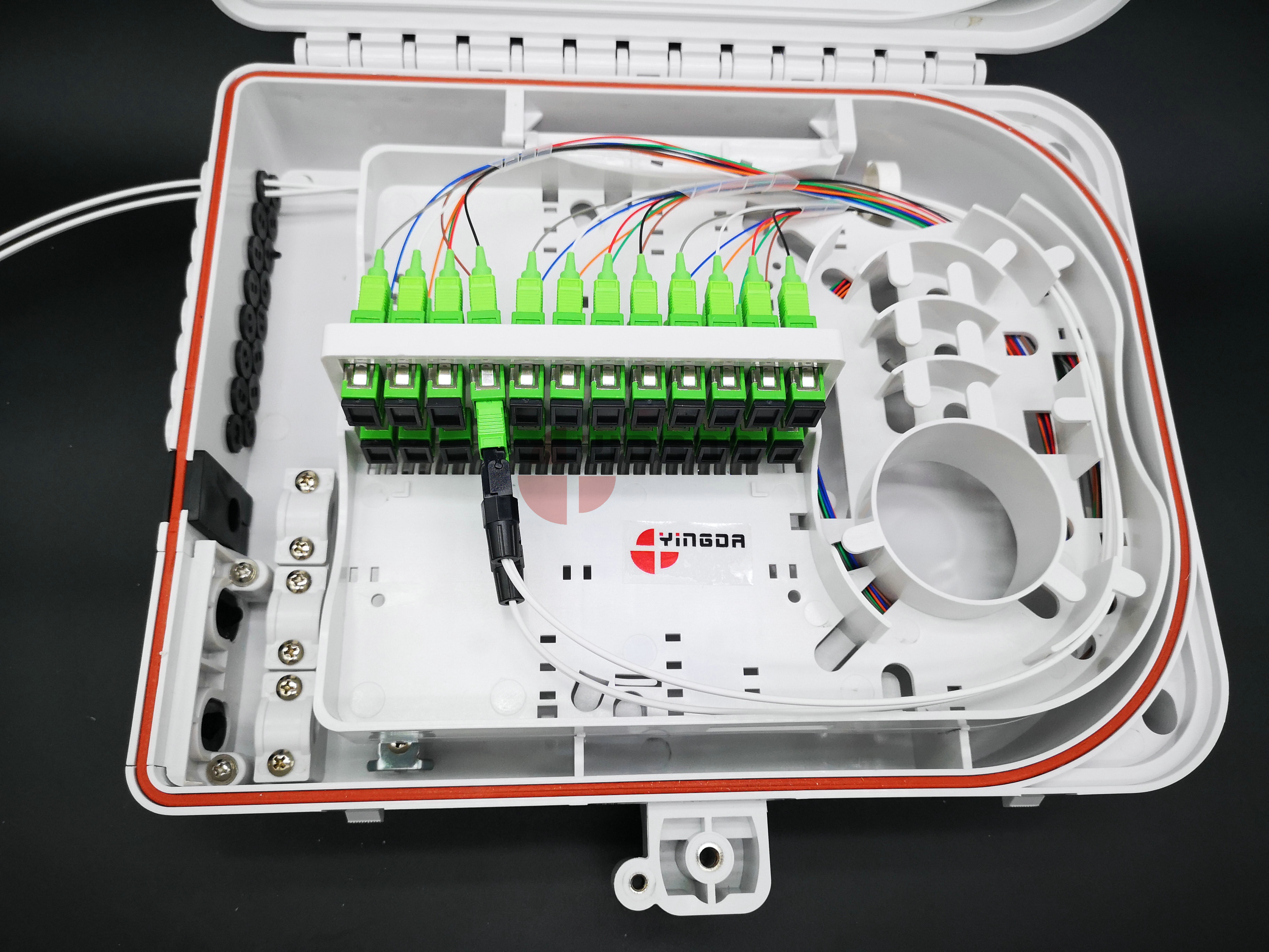 24 Port Fiber Optic Distribution Box Pole Mount With SC Adapters / Pigtails